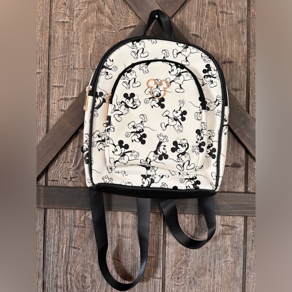 Bioworld | Bags | Disney Mickey Mouse Mini Backpack Purse Nwt Black ...